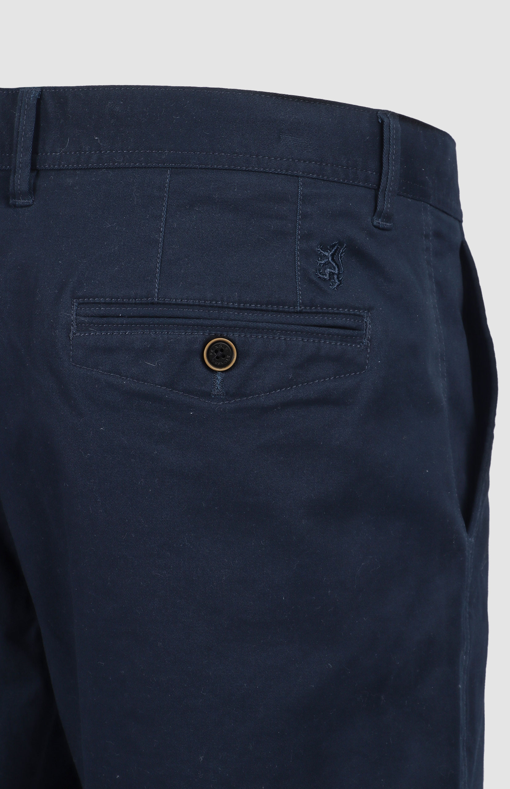 Matthew Mid-Thigh Chino Shorts - Pringle of Scotland®
